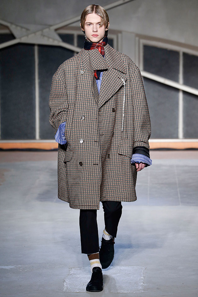 Raf Simons outono-inverno 2016/17 | Lilian Pacce