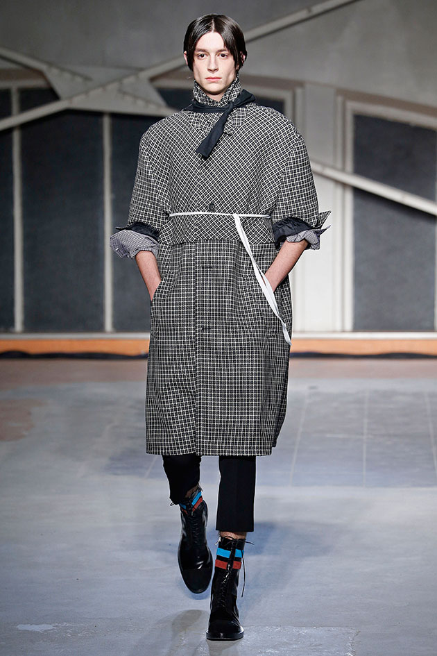 Raf Simons outono-inverno 2016/17 | Lilian Pacce