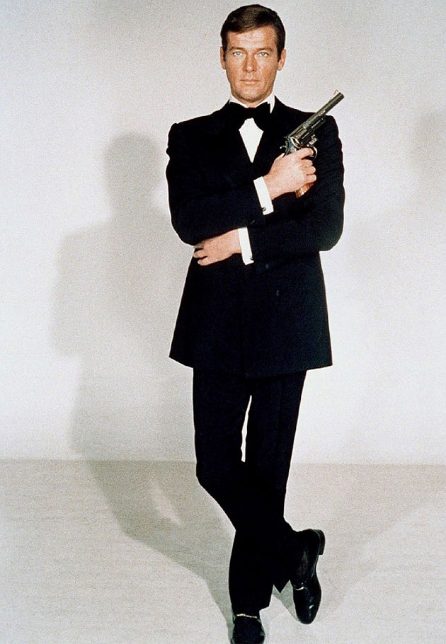 Relembre 7 momentos estilosos de Roger Moore como “007” | Lilian Pacce