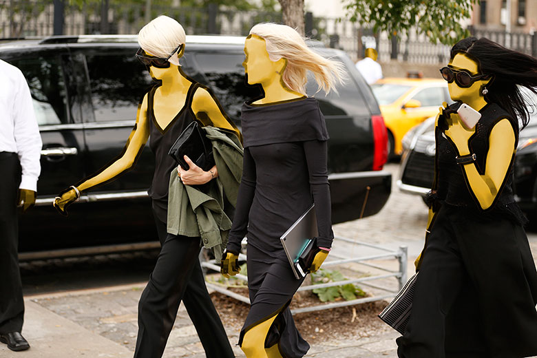 “Equals”: o streetstyle de Leo Faria em exposição | Lilian Pacce