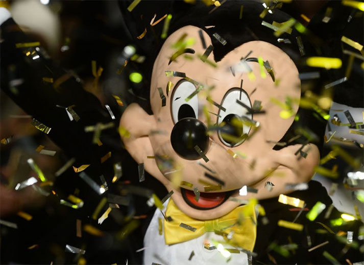 SPFW acaba em diversidade, Mickey Mouse e protesto político | Lilian Pacce