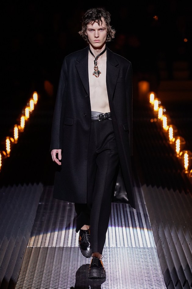 A passarela sci-fi de Miuccia Prada | Lilian Pacce