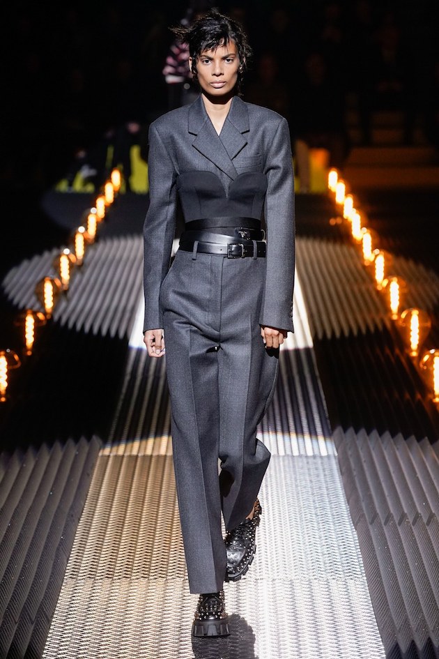 A passarela sci-fi de Miuccia Prada | Lilian Pacce