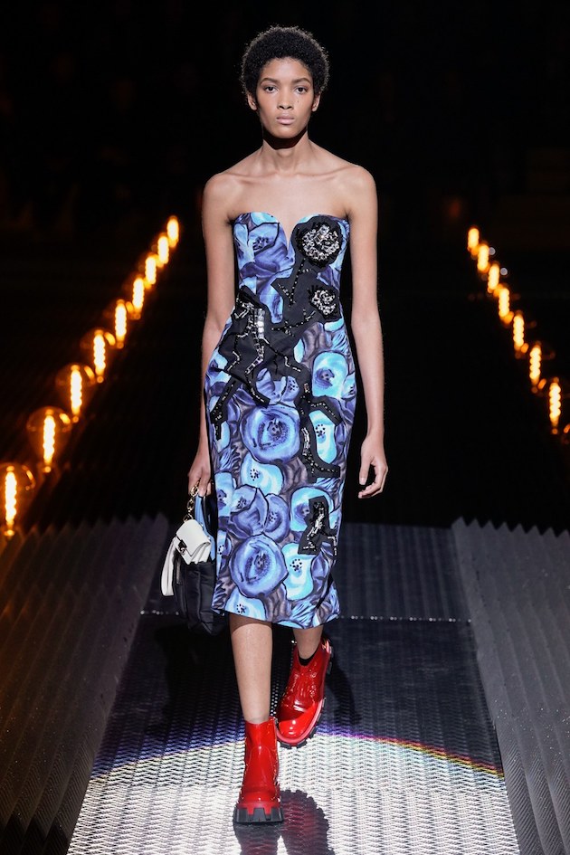 A passarela sci-fi de Miuccia Prada | Lilian Pacce