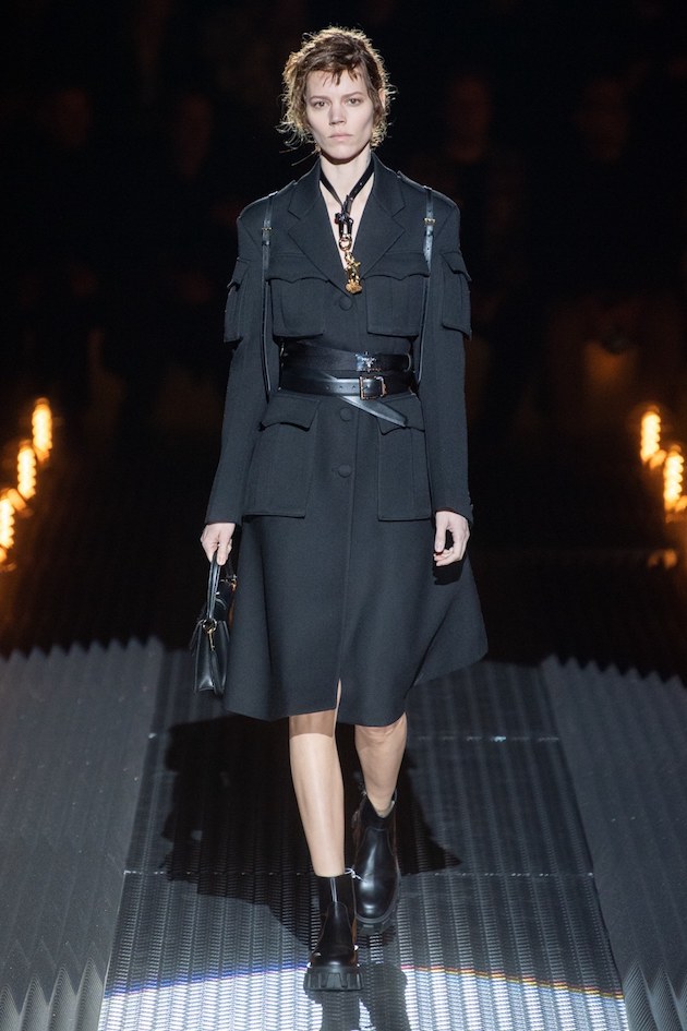 A passarela sci-fi de Miuccia Prada | Lilian Pacce