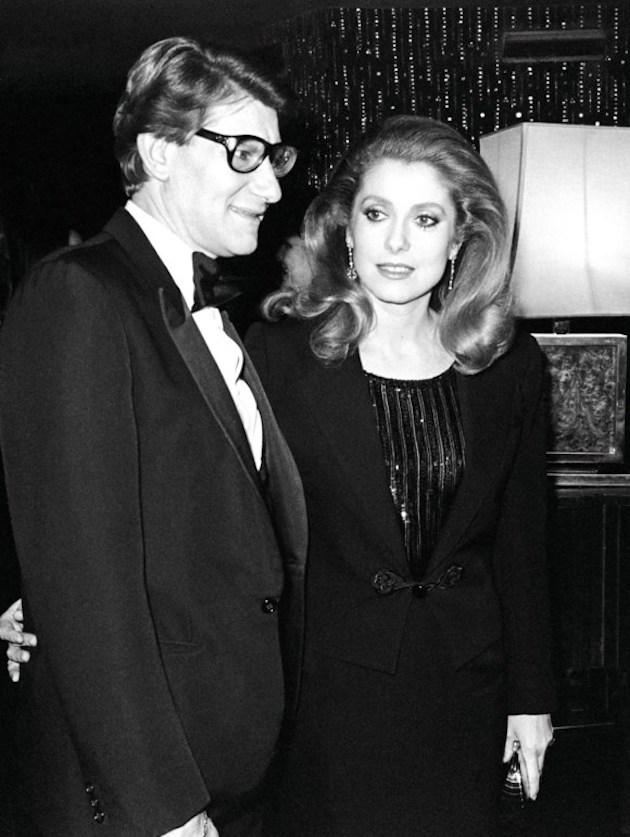 Catherine Deneuve leva a leilão sua histórica coleção de Saint Laurent ...