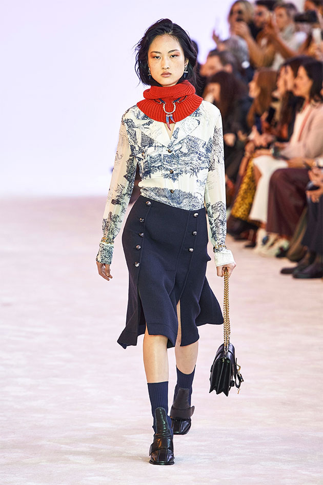 Chloé homenageia Lagerfeld e atualiza os anos 70 | Lilian Pacce