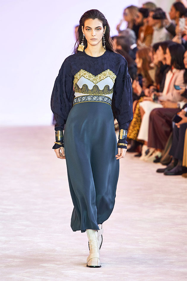 Chloé homenageia Lagerfeld e atualiza os anos 70 | Lilian Pacce