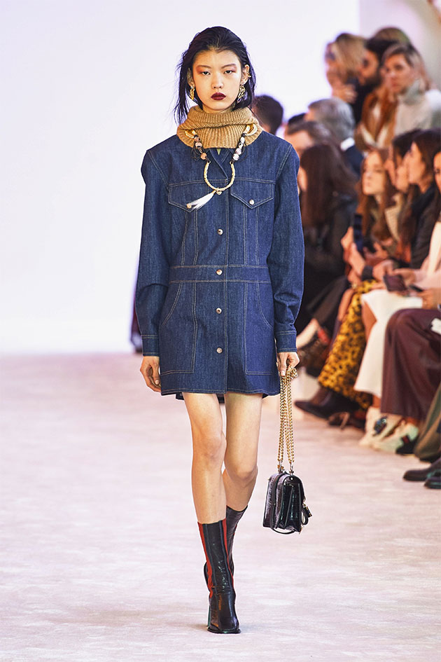 Chloé homenageia Lagerfeld e atualiza os anos 70 | Lilian Pacce